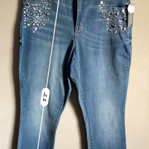 BOLD elements | Jeans | Nwt Bold Elements Gems Curvy Skinny Jeans Size ...